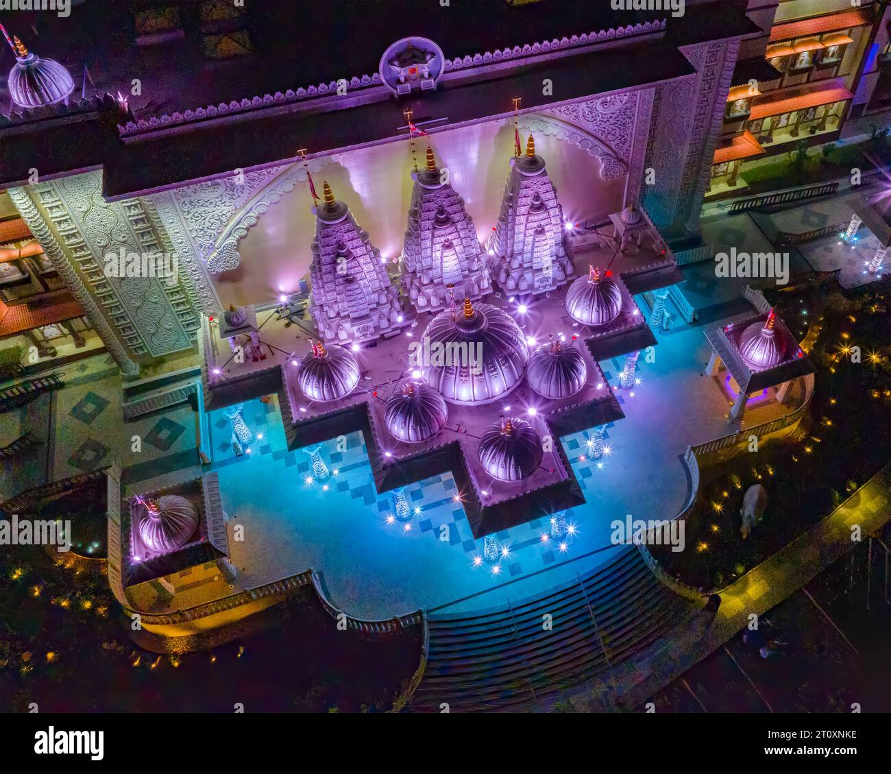 BAPS Shri Swaminarayan Mandir is a traditional Hindu temple Stock Photo ...