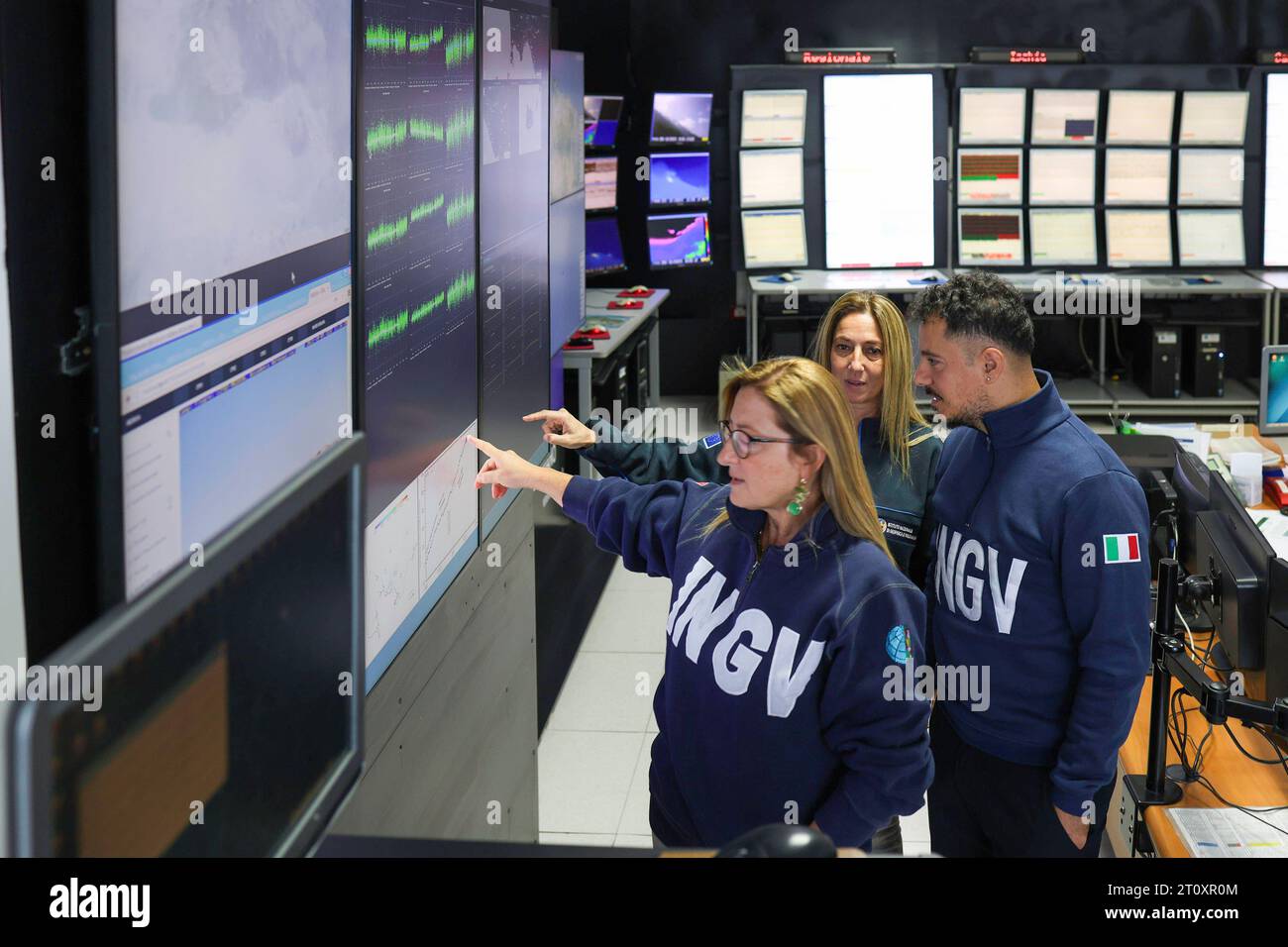 National Institute of Geophysics and Volcanology 09/10/2023 Naples ...