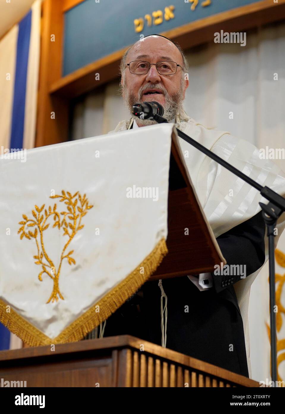 Chief Rabbi Sir Ephraim Mirvis attending Finchley United Synagogue in ...
