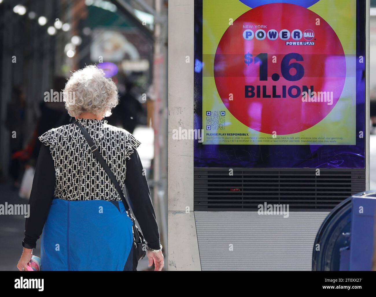 New York, United States. 09th Oct, 2023. Signs for the Powerball ...