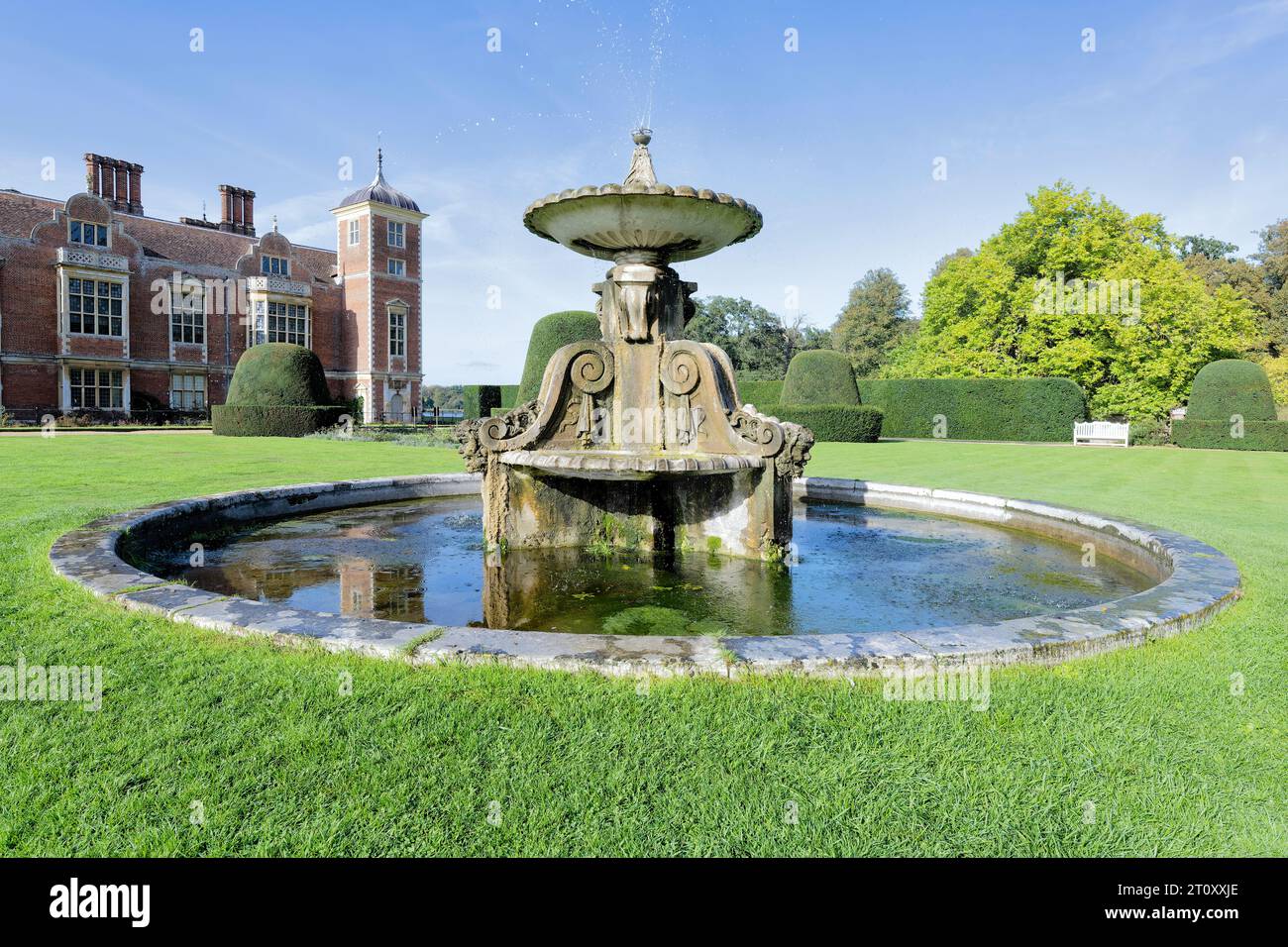 The gardens of blickling hall Stock Photo - Alamy