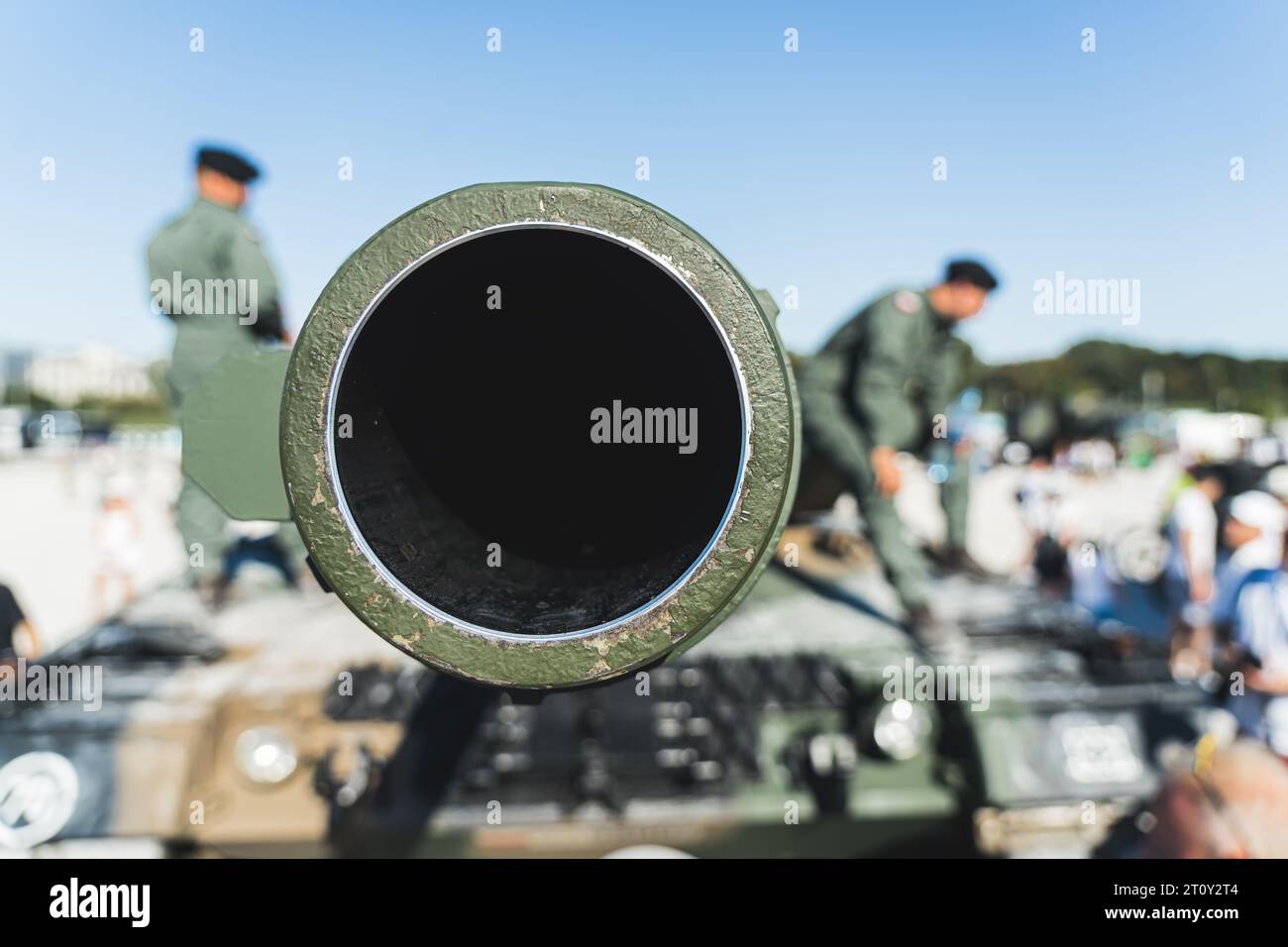 Army tank inside hi-res stock photography and images - Alamy