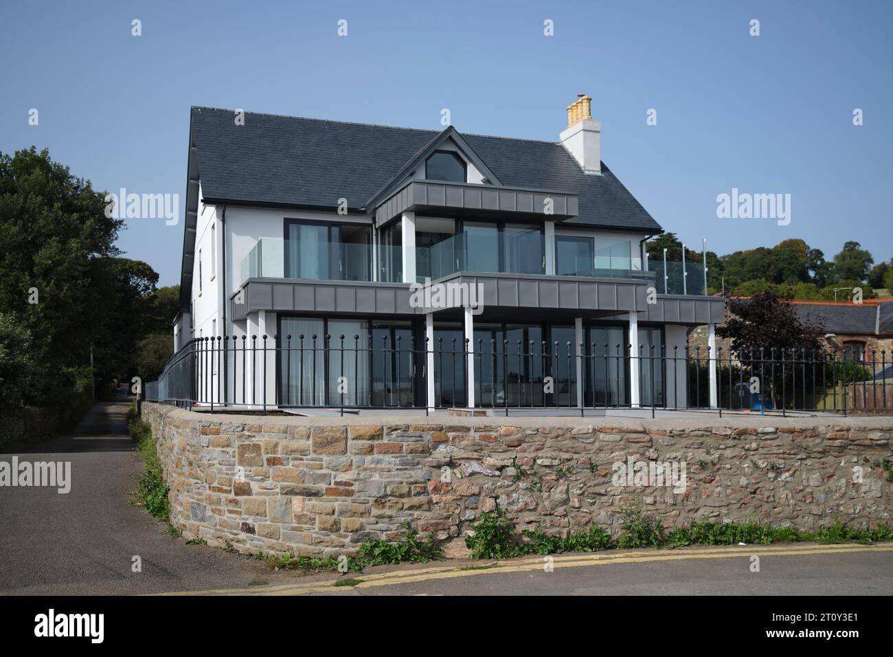 Sully house hi-res stock photography and images - Alamy