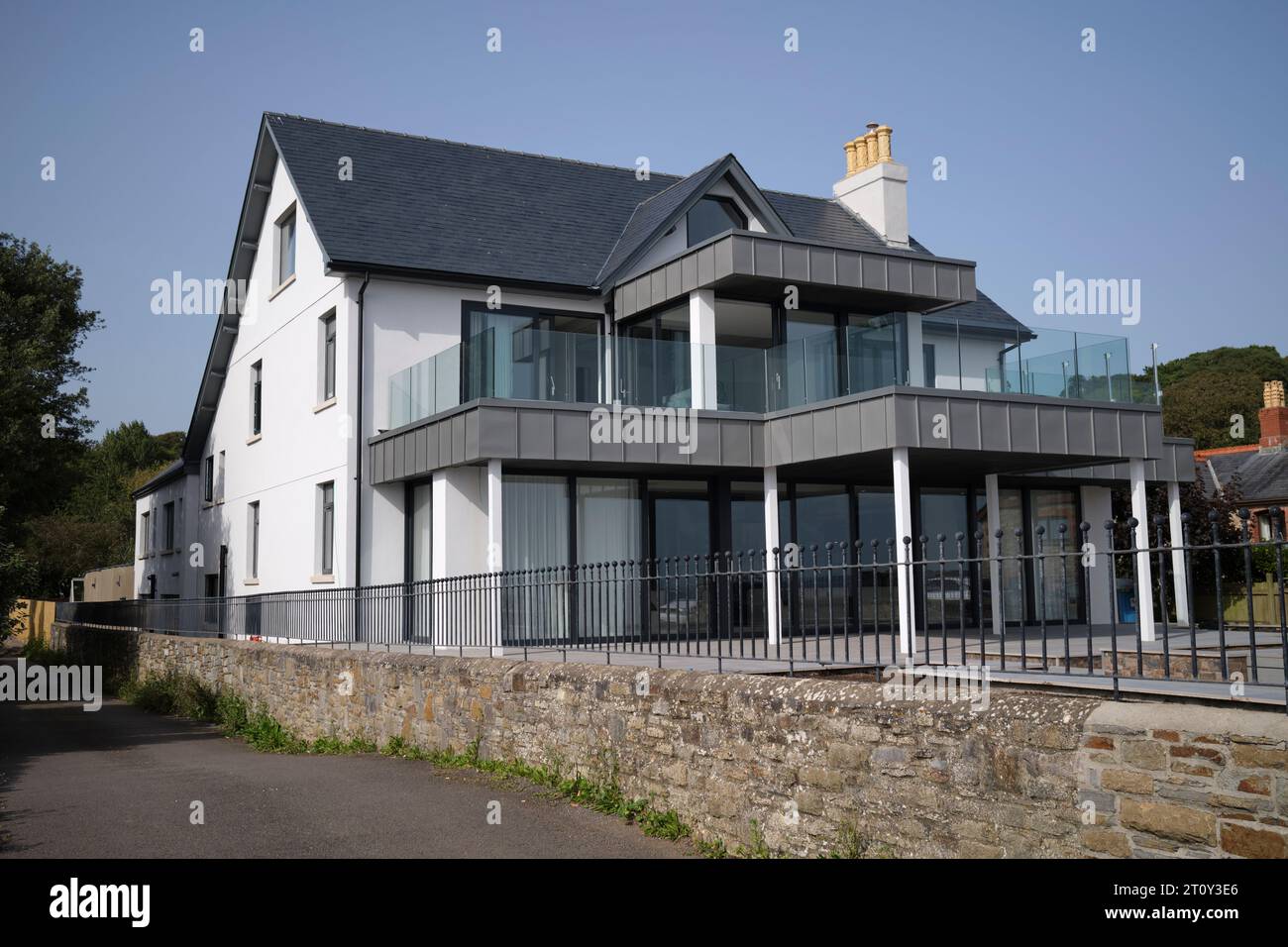 Sully house hi-res stock photography and images - Alamy