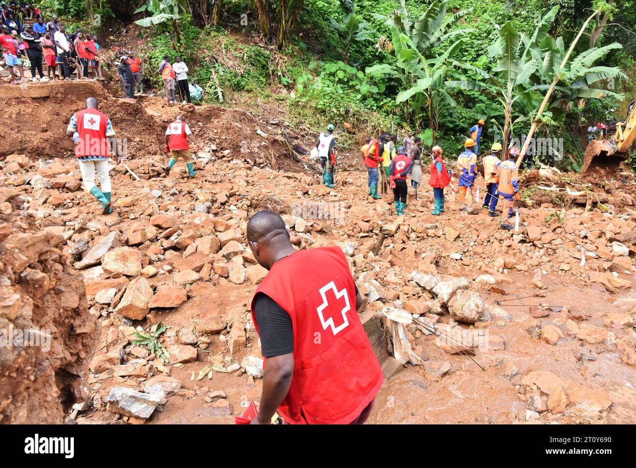 Yaounde, Cameroon. 9th Oct, 2023. Red Cross and civil protection ...