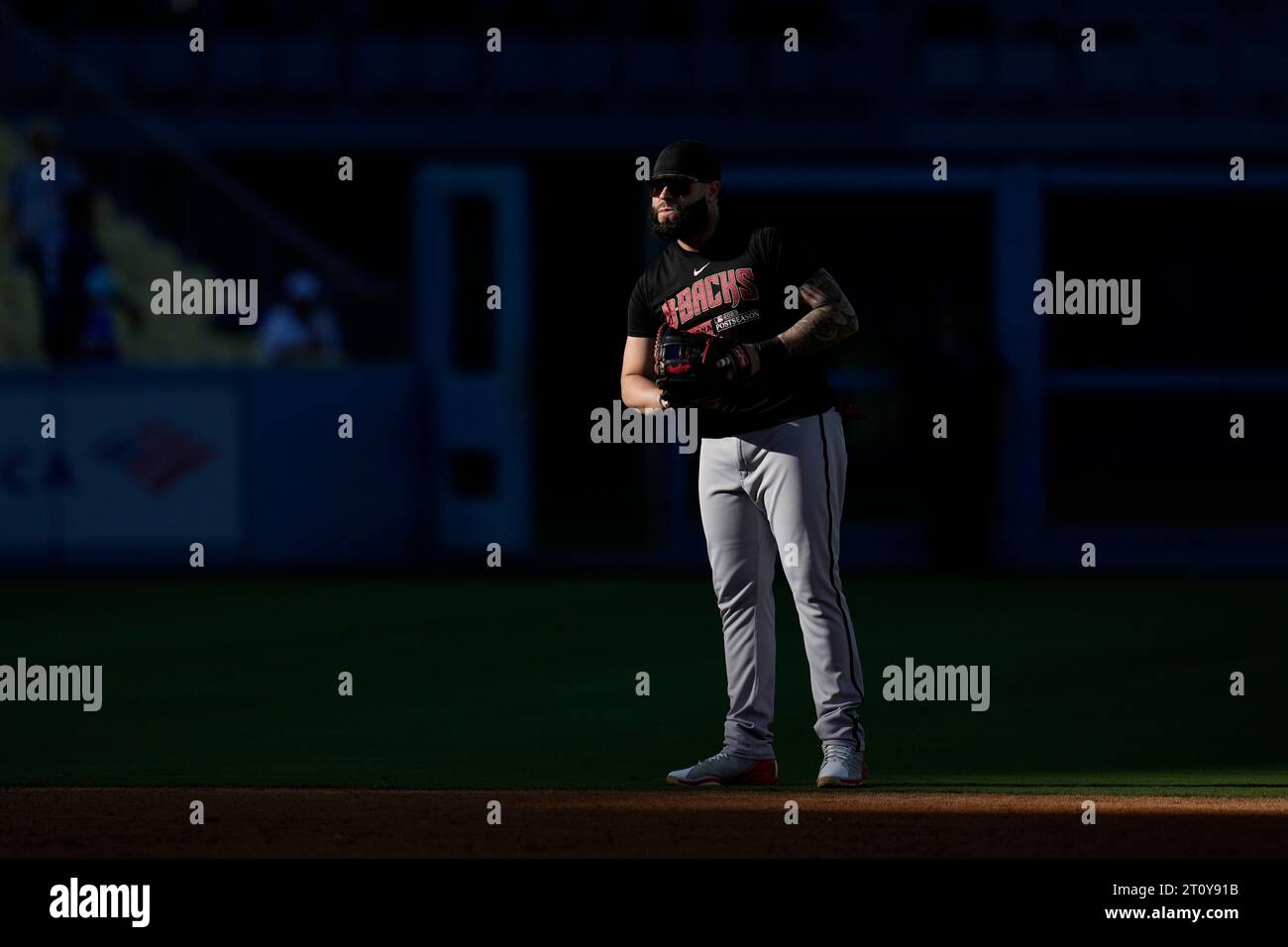 Arizona Diamondbacks third baseman Emmanuel Rivera takes fielding ...