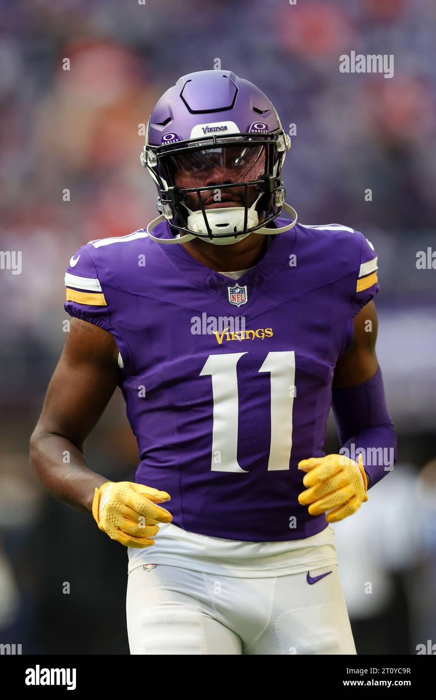 Minnesota Vikings cornerback NaJee Thompson (11) warms up before an NFL ...