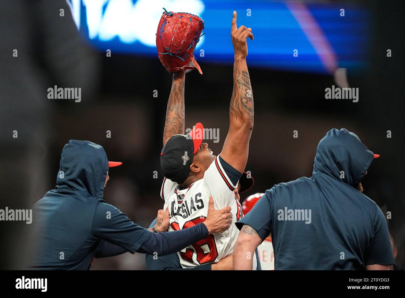 Atlanta Braves relief pitcher Raisel Iglesias (26) celebrates after ...