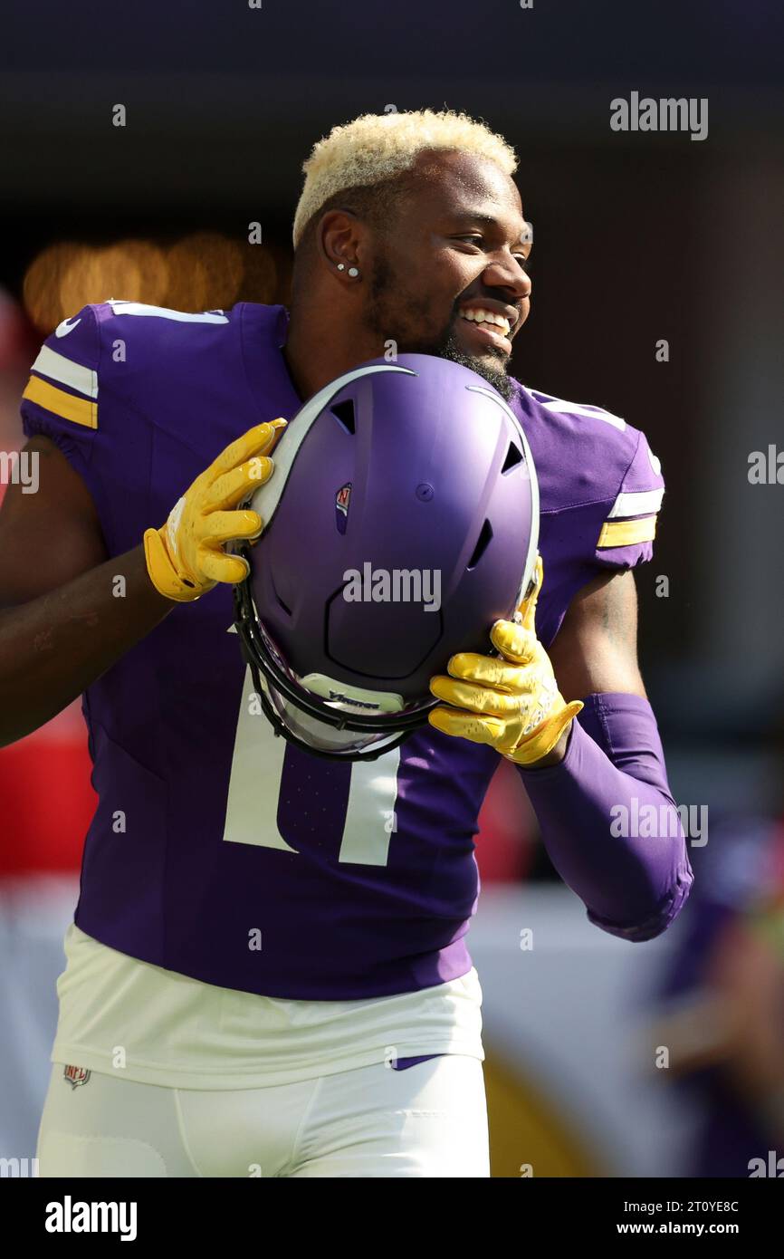 Minnesota Vikings cornerback NaJee Thompson (11) warms up before an NFL ...