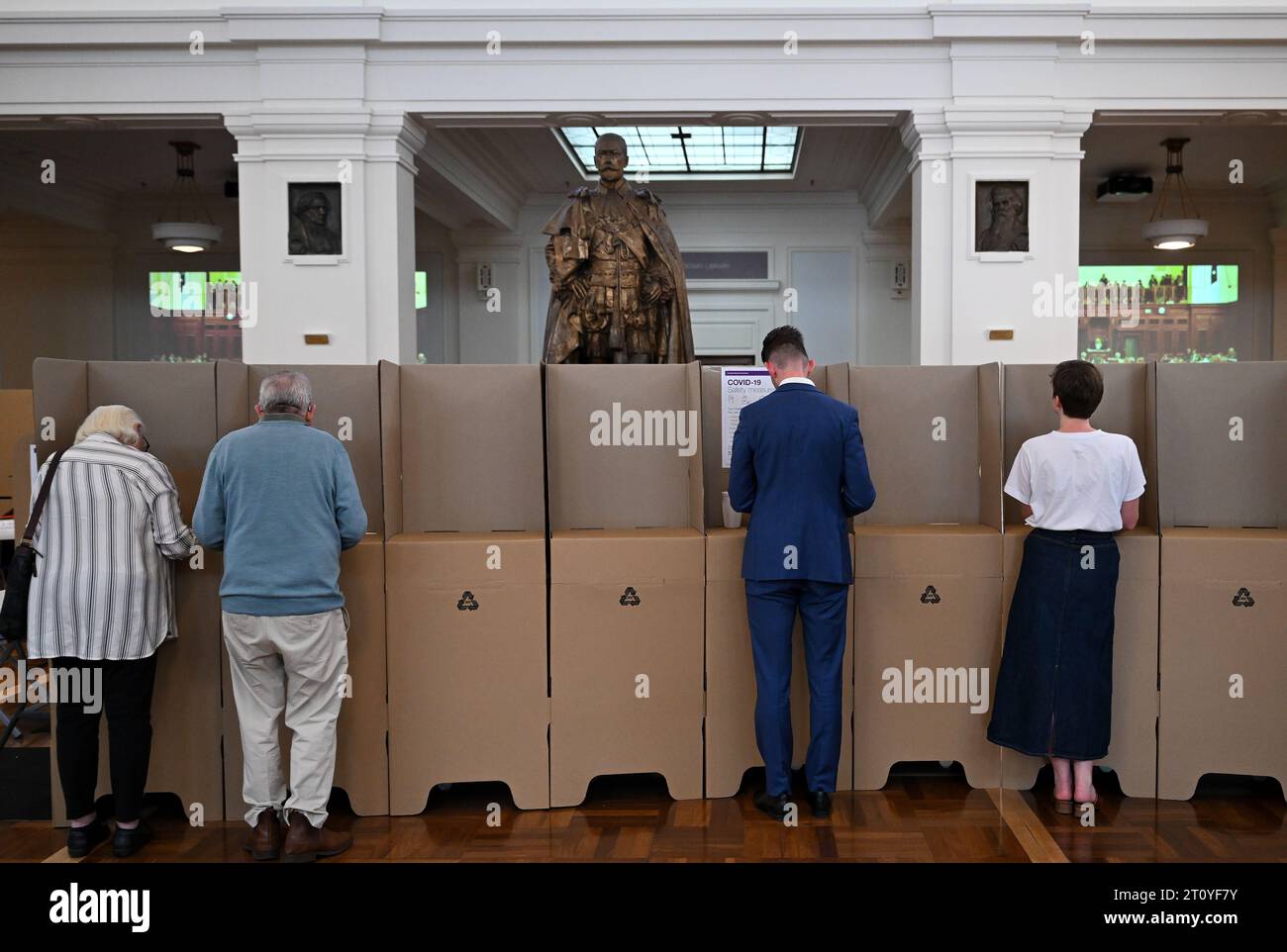 Canberra, Australia. 10th Oct, 2023. People are seen casting their vote ...