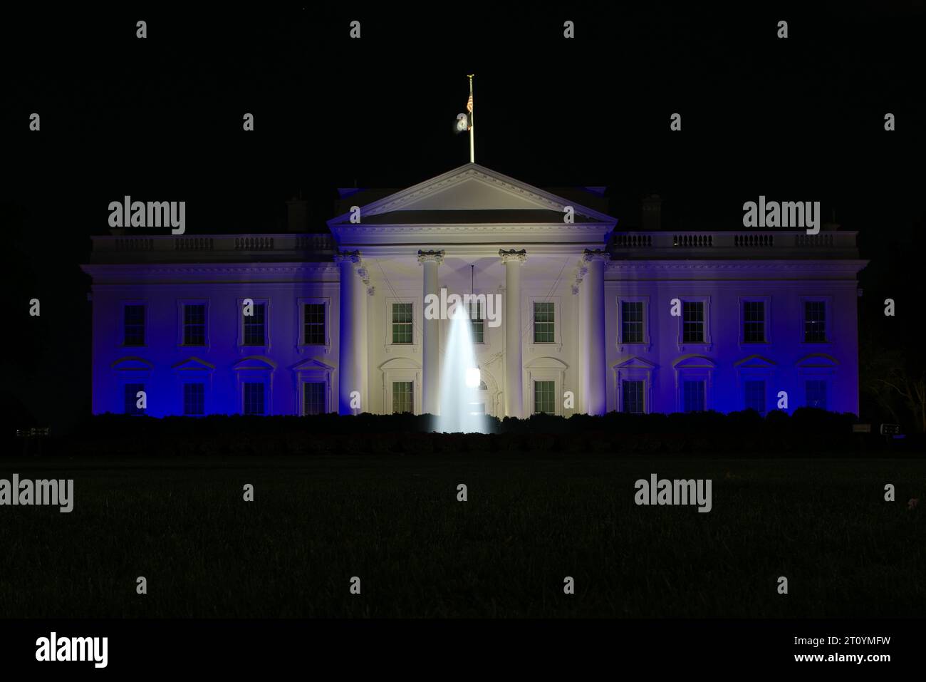 Washington, DC, USA. 9 Oct 2023. The White House is lit in the colors ...