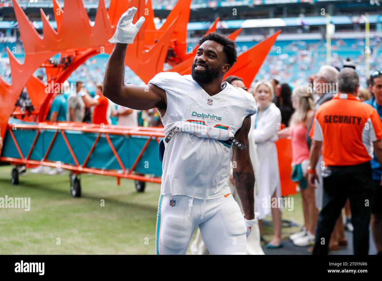 Miami Dolphins running back Raheem Mostert (31) waves to fans prior to ...