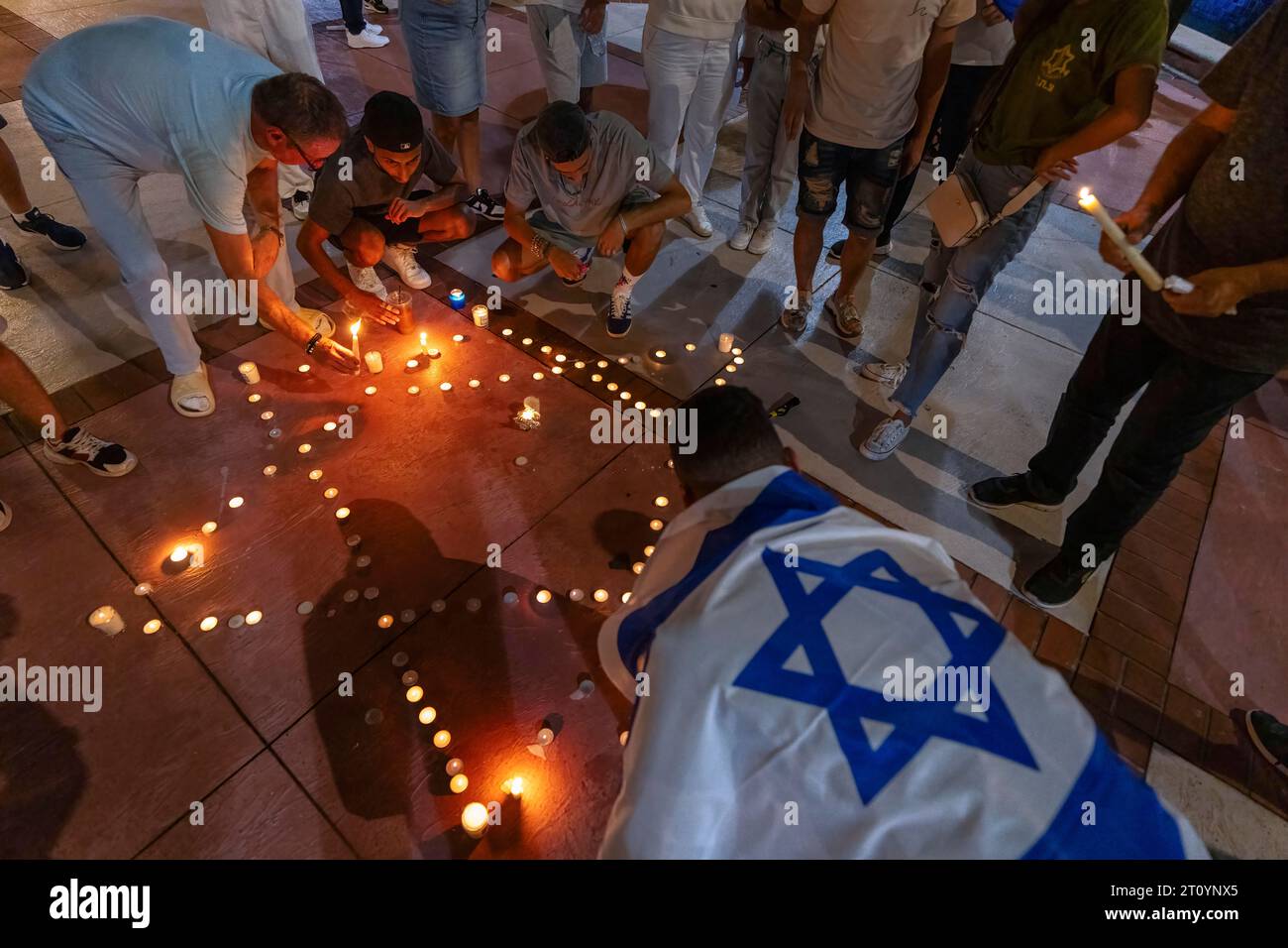Aventura, Florida, USA. 9th Oct, 2023. Members of the Jewish community ...