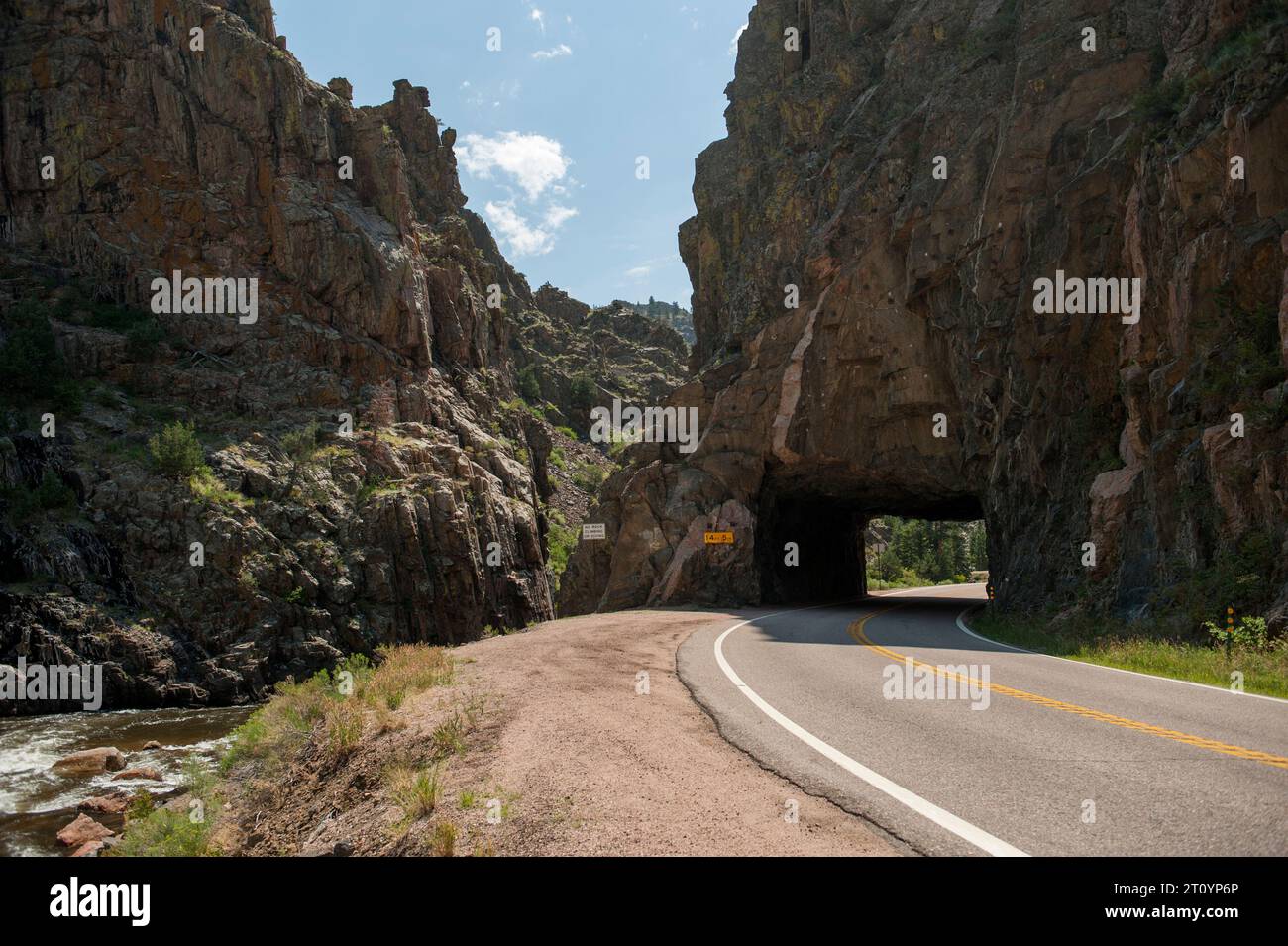 Peinture or en poudre hi-res stock photography and images - Alamy