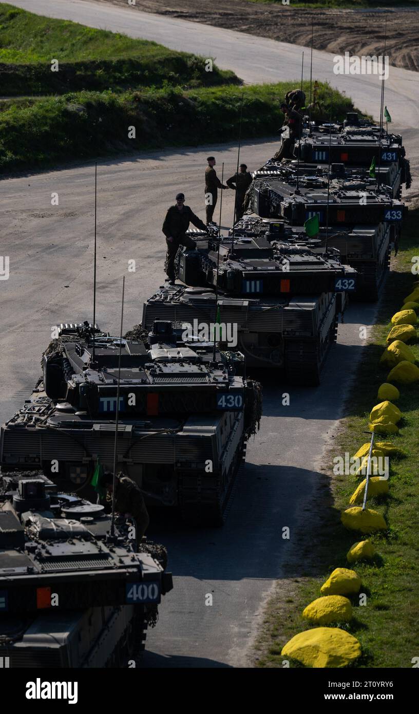 Bergen, Germany. 28th Sep, 2023. Leopard 2 A7V main battle tanks of the ...