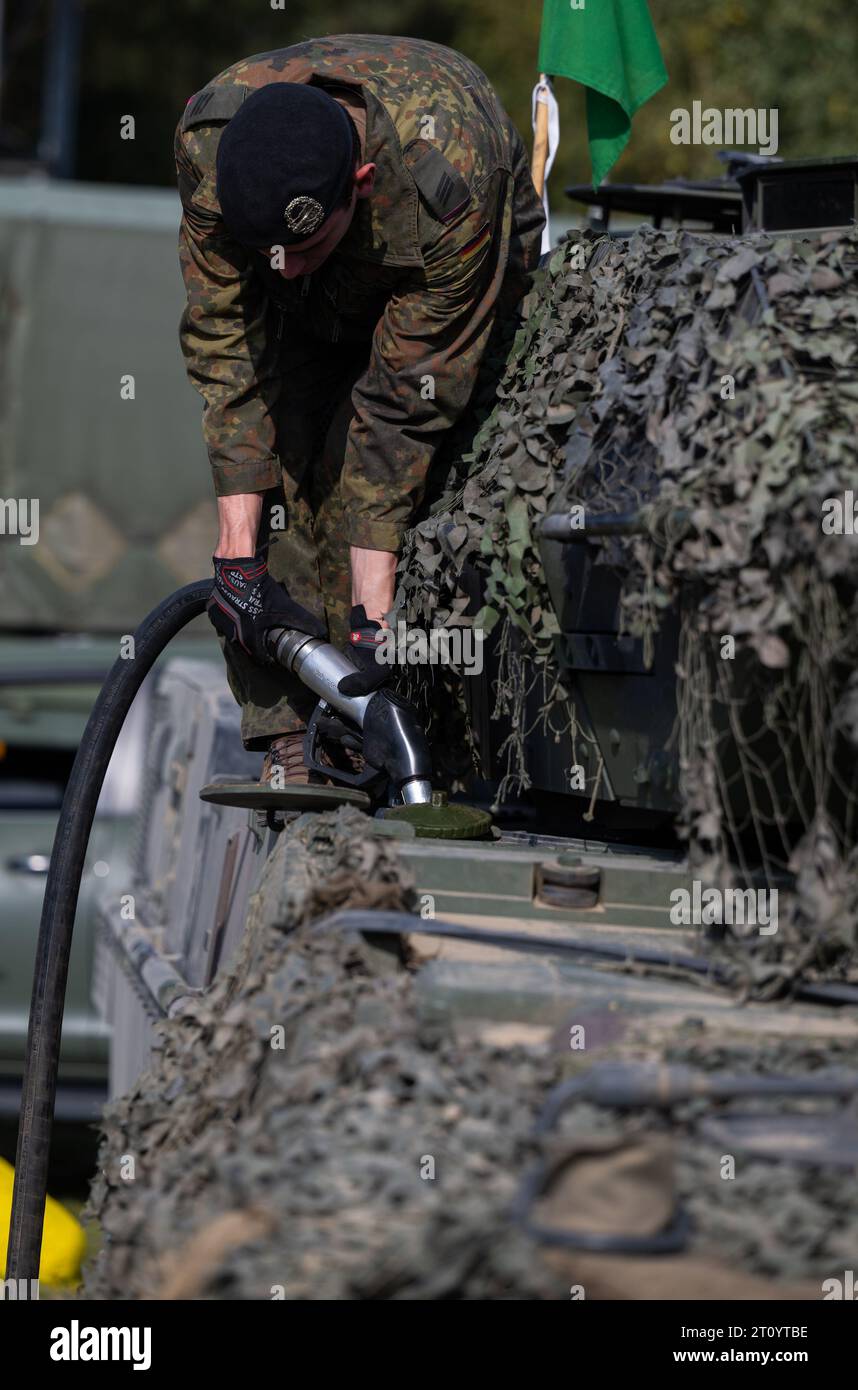 Bergen, Germany. 28th Sep, 2023. Soldiers of the German Armed Forces ...