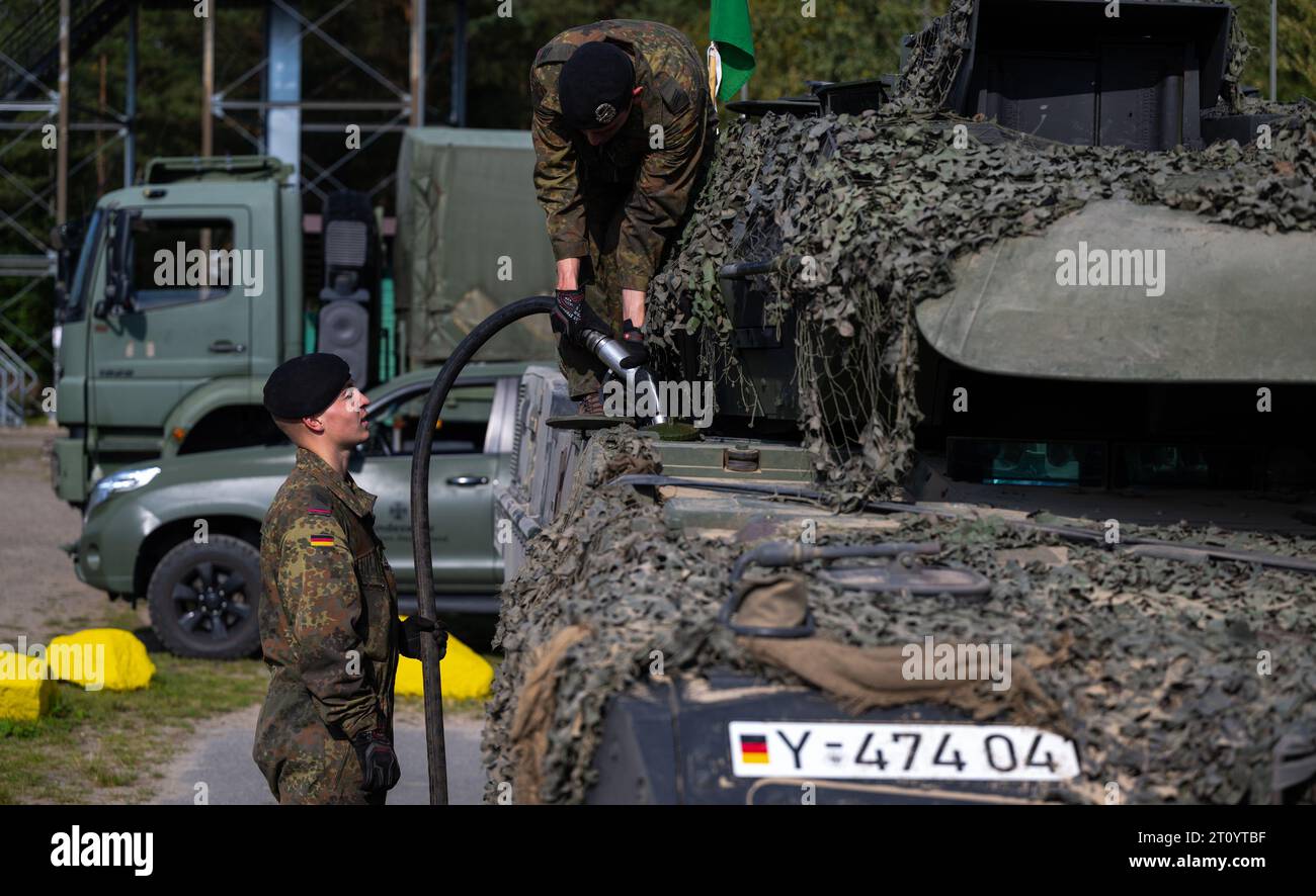 Bergen, Germany. 28th Sep, 2023. Soldiers of the German Armed Forces ...