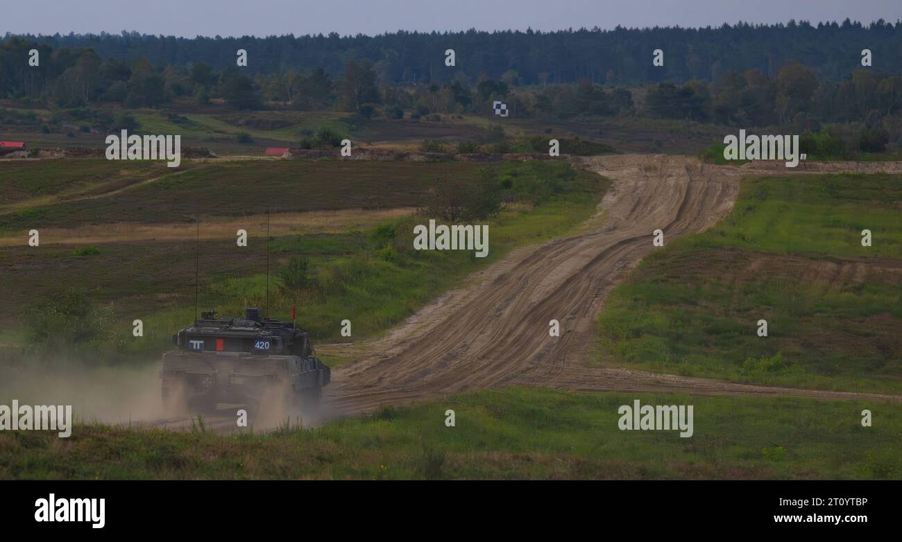 Leopard 2 a7v tank hi-res stock photography and images - Alamy