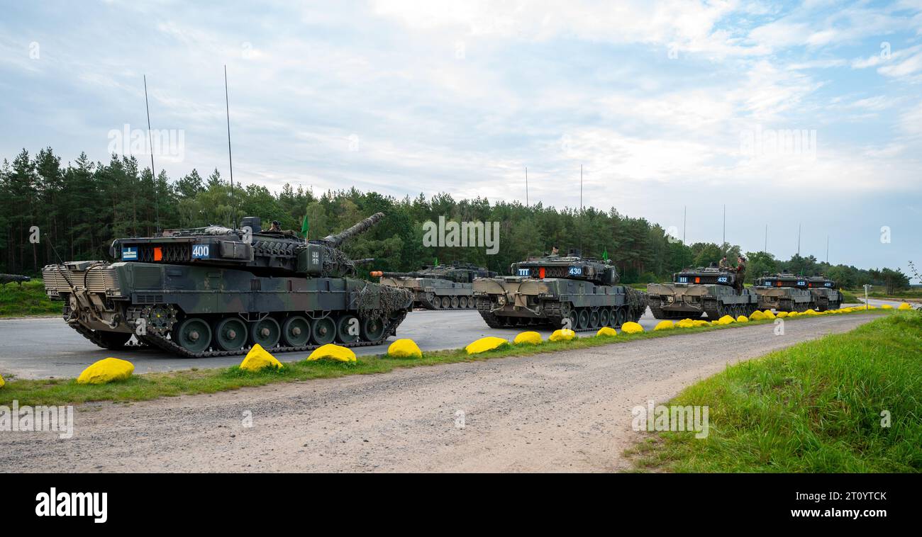 Bergen, Germany. 28th Sep, 2023. Leopard 2 A7V main battle tanks of the ...