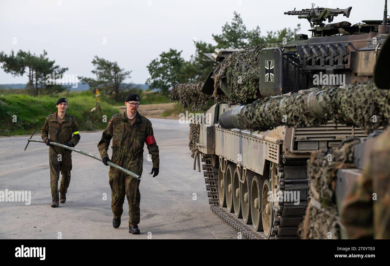 Leopard 2a7v main battle tank hi-res stock photography and images - Alamy