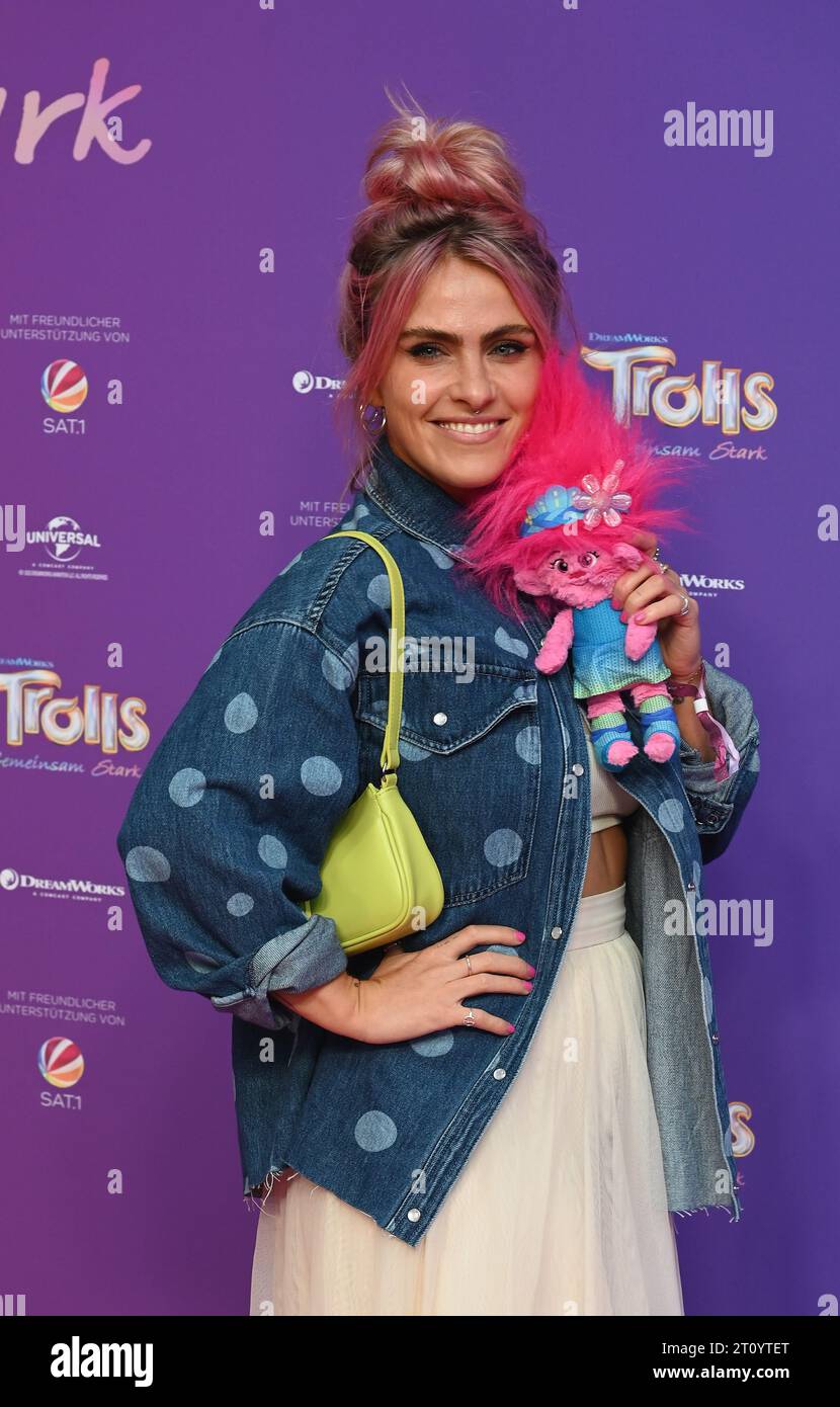 Cologne, Germany. 08th Oct, 2023. Actress Sarah Mangione arrives at the ...
