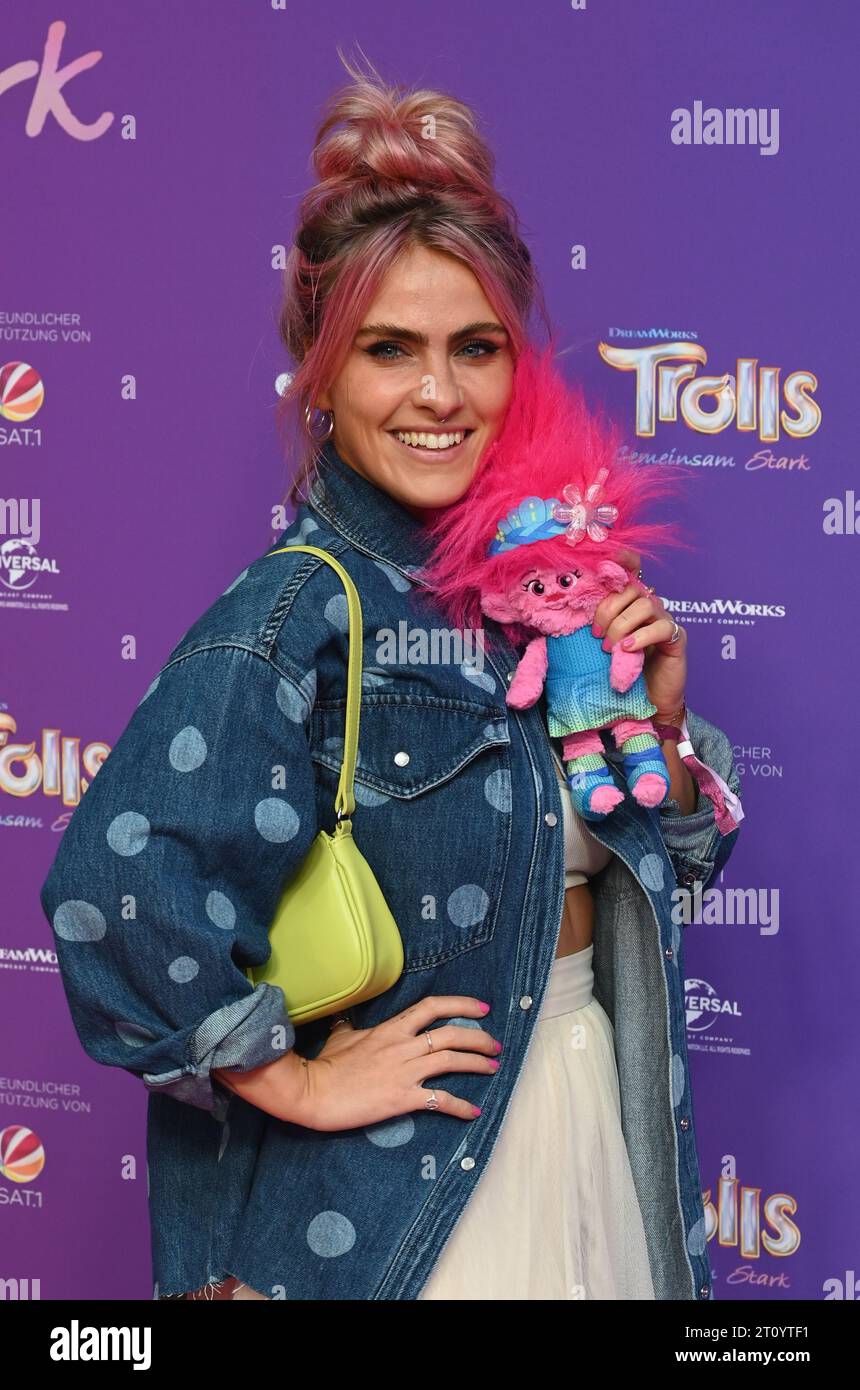 Cologne, Germany. 08th Oct, 2023. Actress Sarah Mangione arrives at the ...