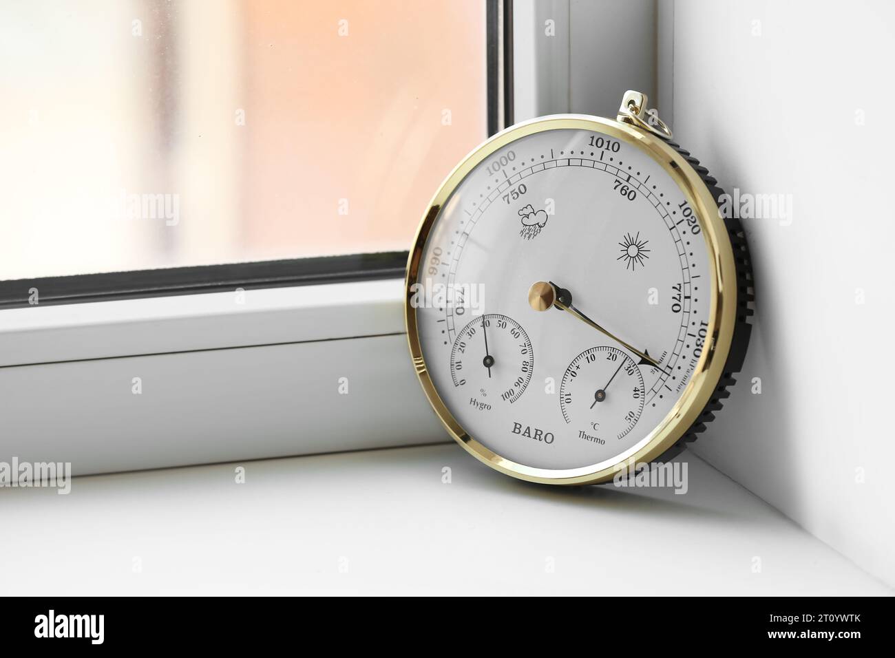 Home barometer hi-res stock photography and images - Alamy