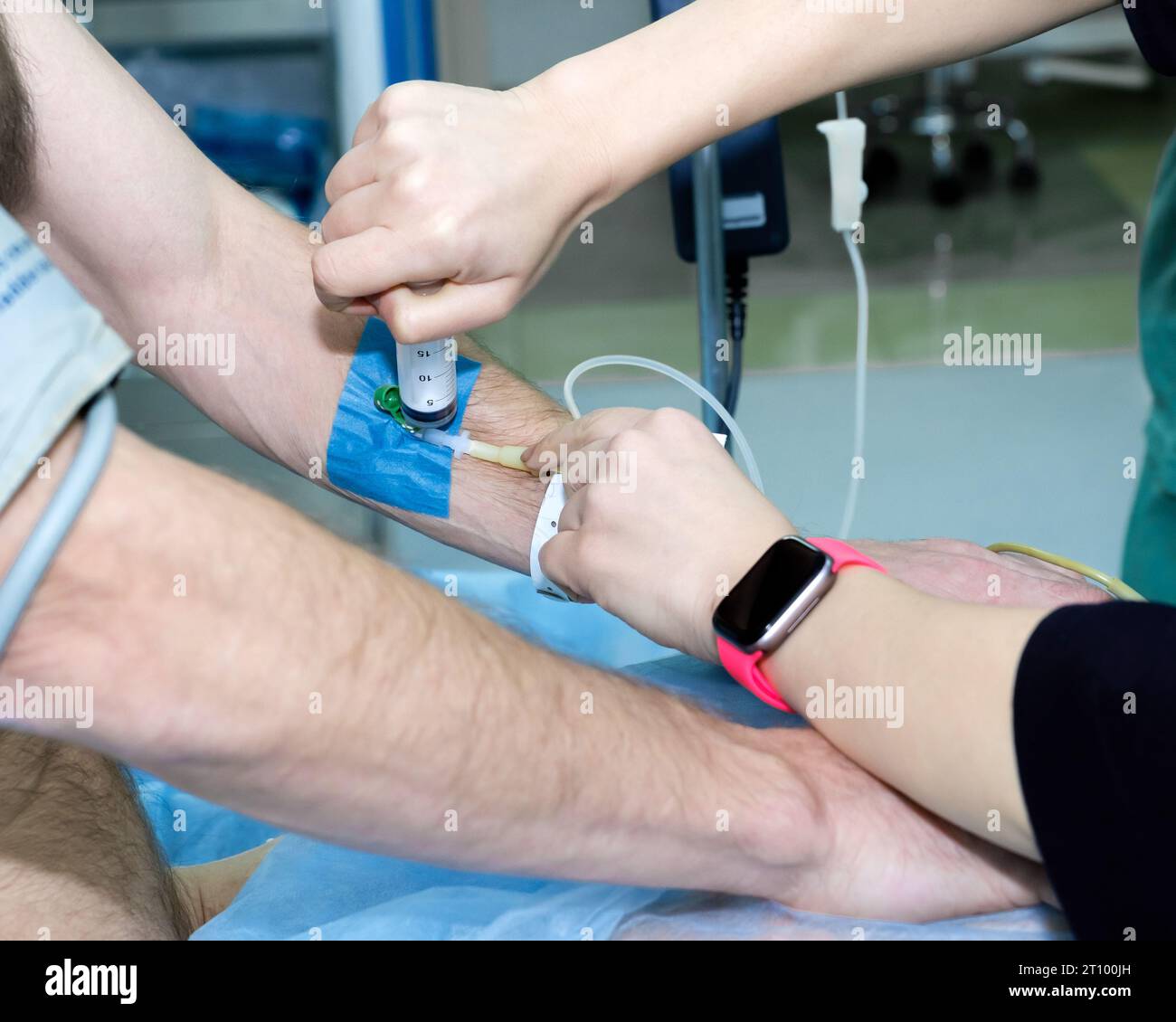 Intravenous catheter insertion hi-res stock photography and images - Alamy