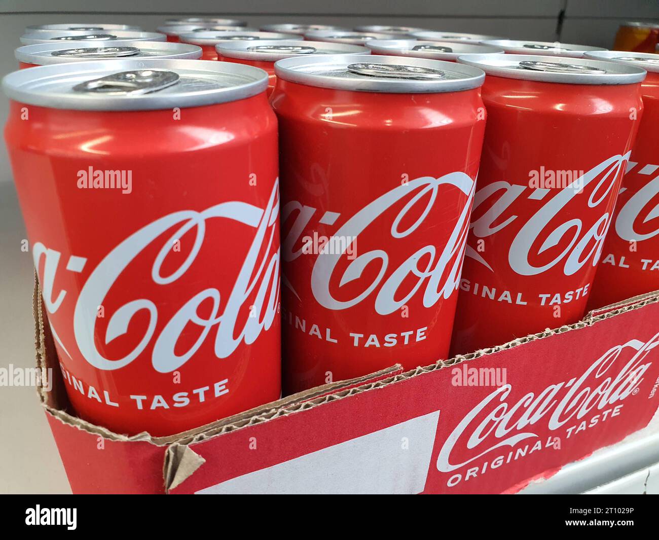 Coca Cola Dosen Hamburg Hamburg Deutschland *** Coca Cola Cans Hamburg ...