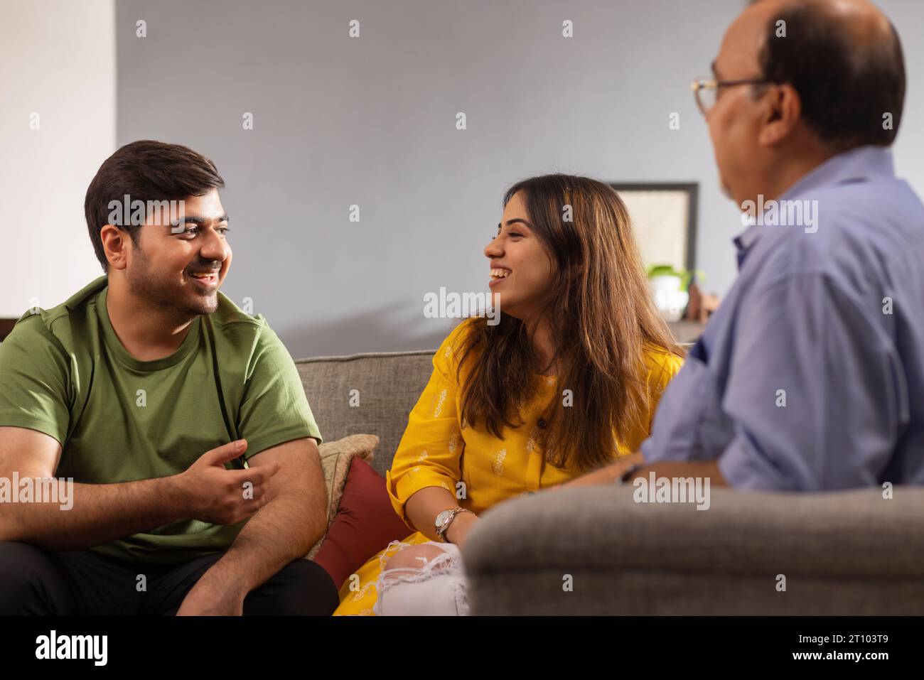 Indian family get together hi-res stock photography and images - Alamy