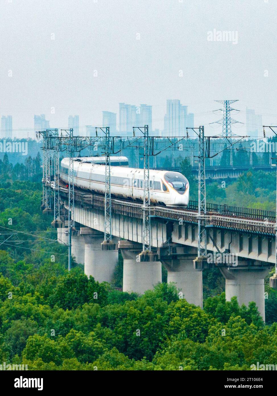 Hefei, China. 10th Oct, 2023. HEFEI, CHINA - OCTOBER 10, 2023 - A train ...