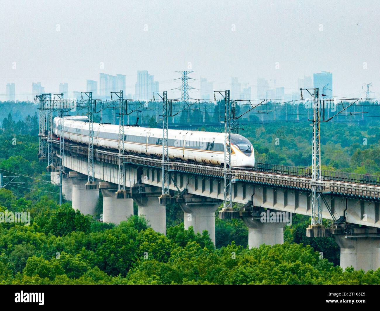 Hefei, China. 10th Oct, 2023. HEFEI, CHINA - OCTOBER 10, 2023 - A train ...