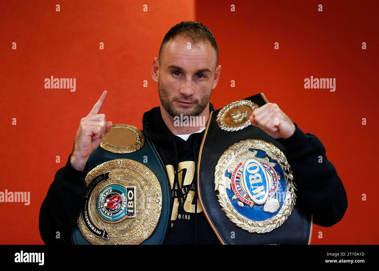 Intercontinental featherweight hi-res stock photography and images - Alamy