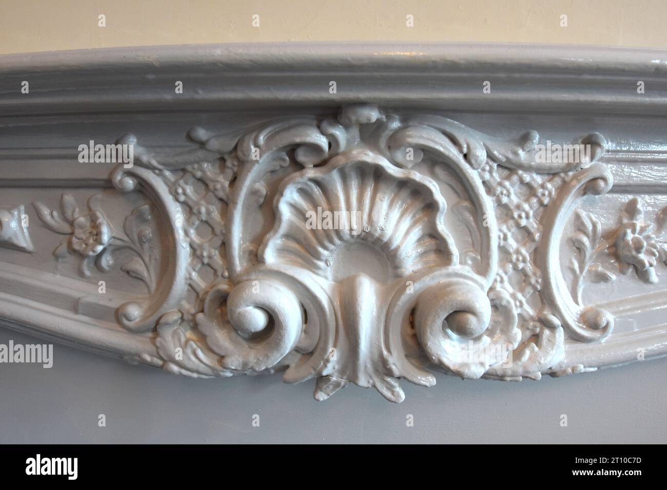 Antique fire surround hi-res stock photography and images - Alamy