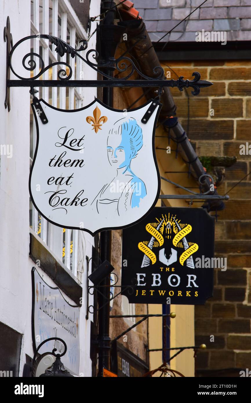 Let the eat cake hi-res stock photography and images - Alamy