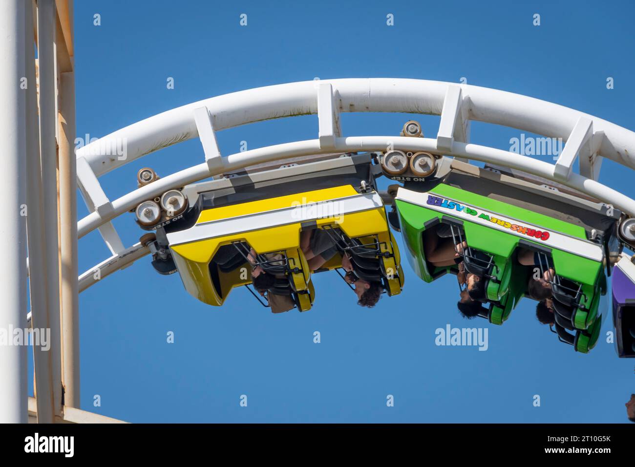 Green scream roller coaster hi-res stock photography and images - Alamy