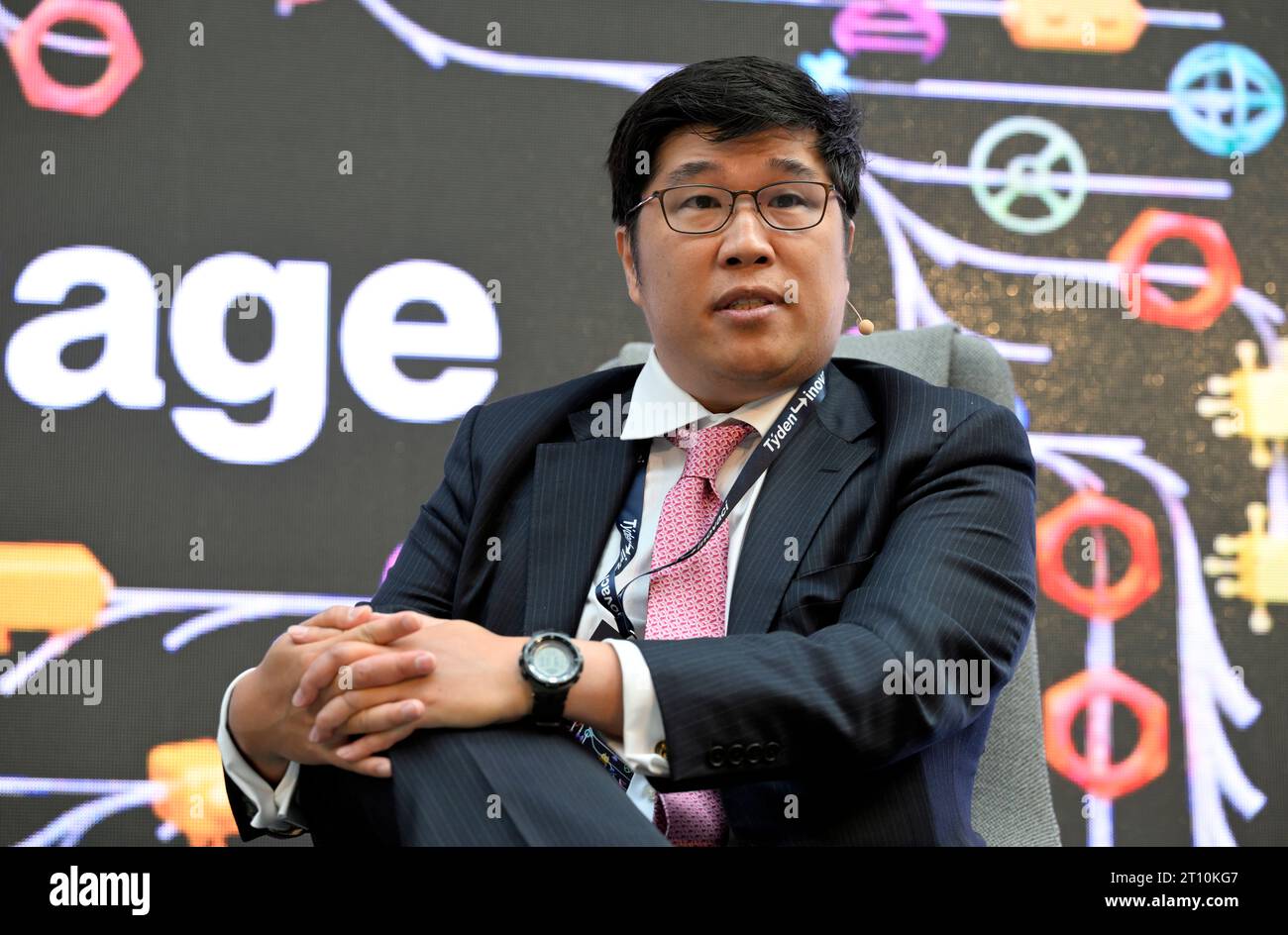 Impact of technology hi-res stock photography and images - Alamy