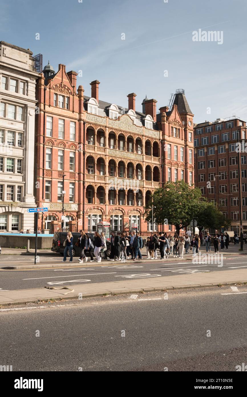 Enrolling students from King's College London walking past the Royal ...