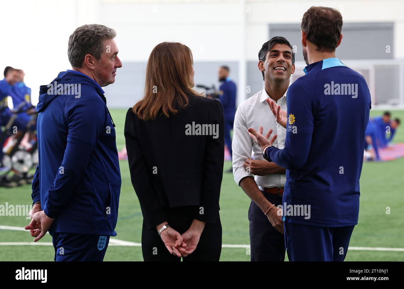 Prime Minister Rishi Sunak (second right) speaks with England Football ...