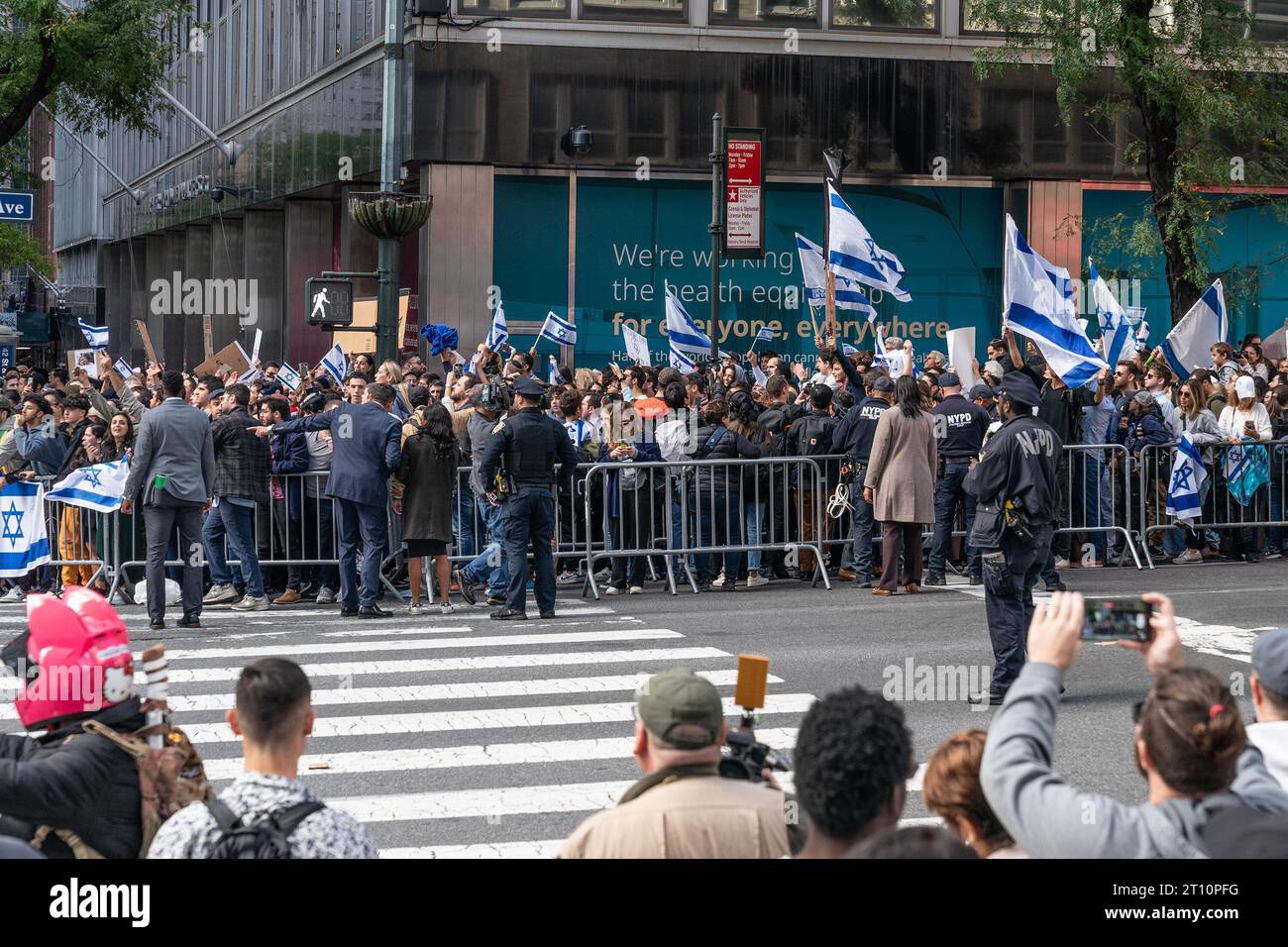 Israeli and Palestinian supporters rallied around 42nd street in New ...