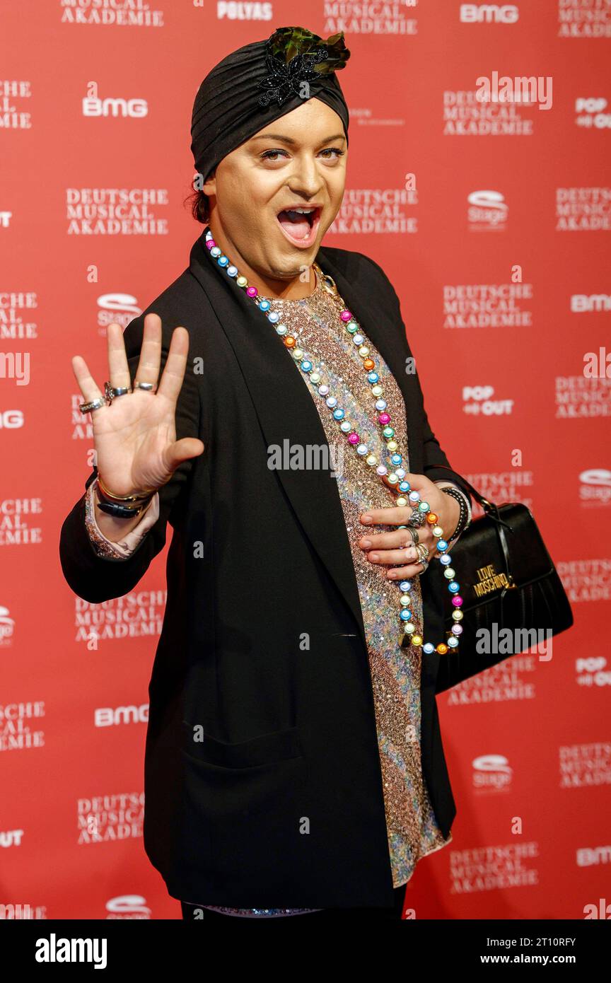 Julian F.M. Stoeckel bei der Verleihung des Deutschen Musical Theater ...