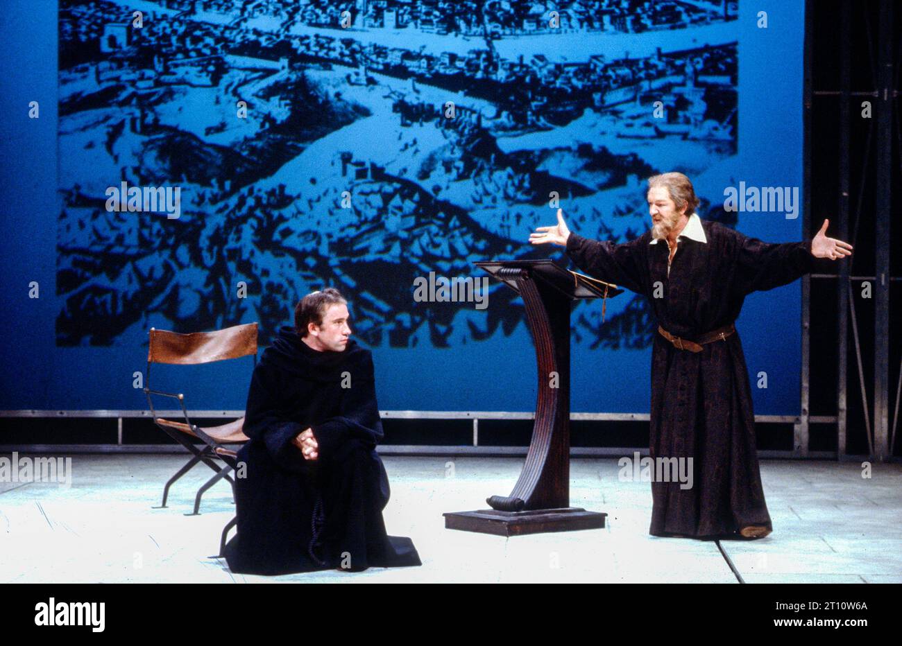 l-r: Simon Callow (Fulganzio), Michael Gambon (Galileo Galilei) in THE ...