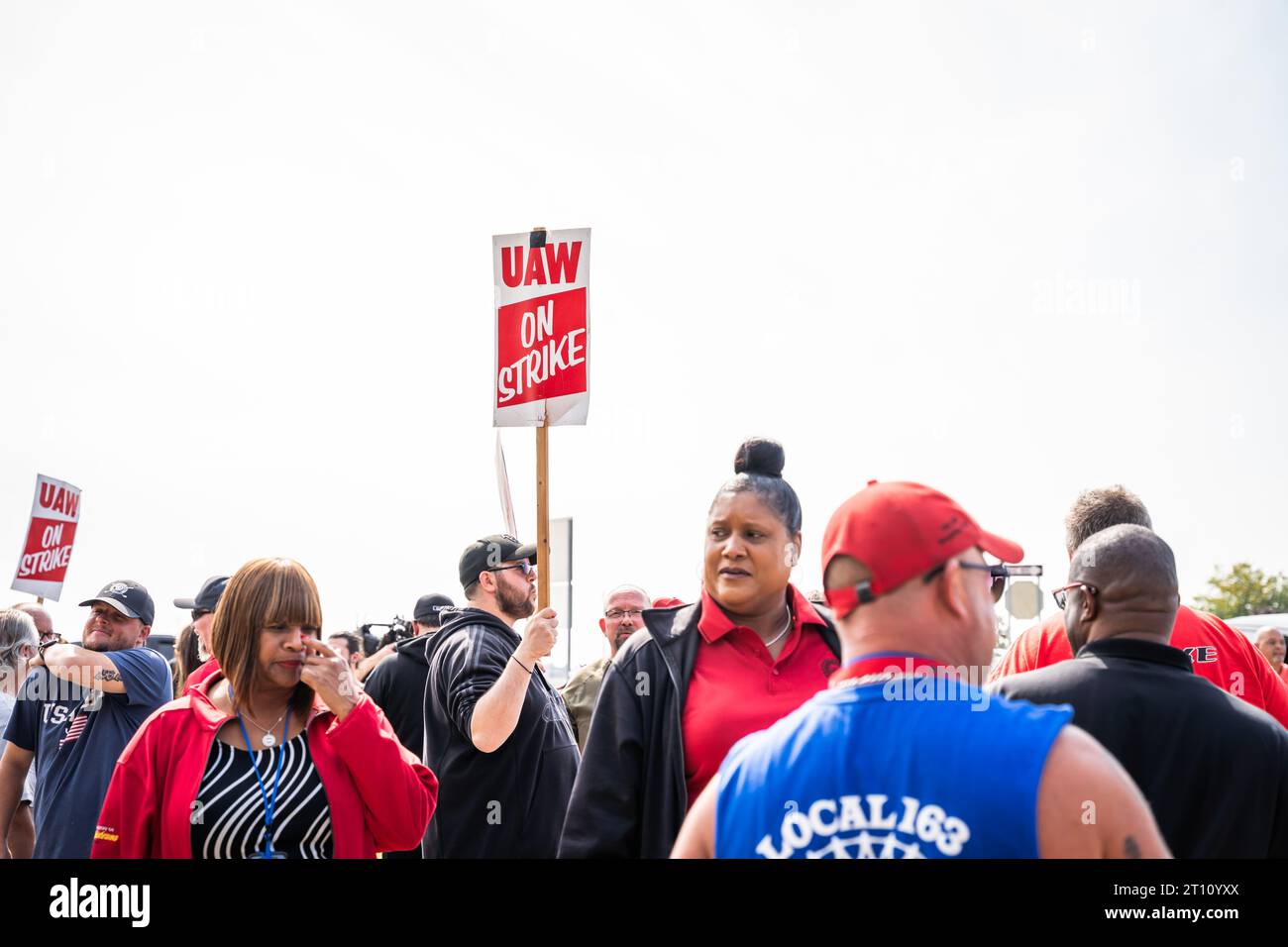 United auto workers strike hi-res stock photography and images - Alamy