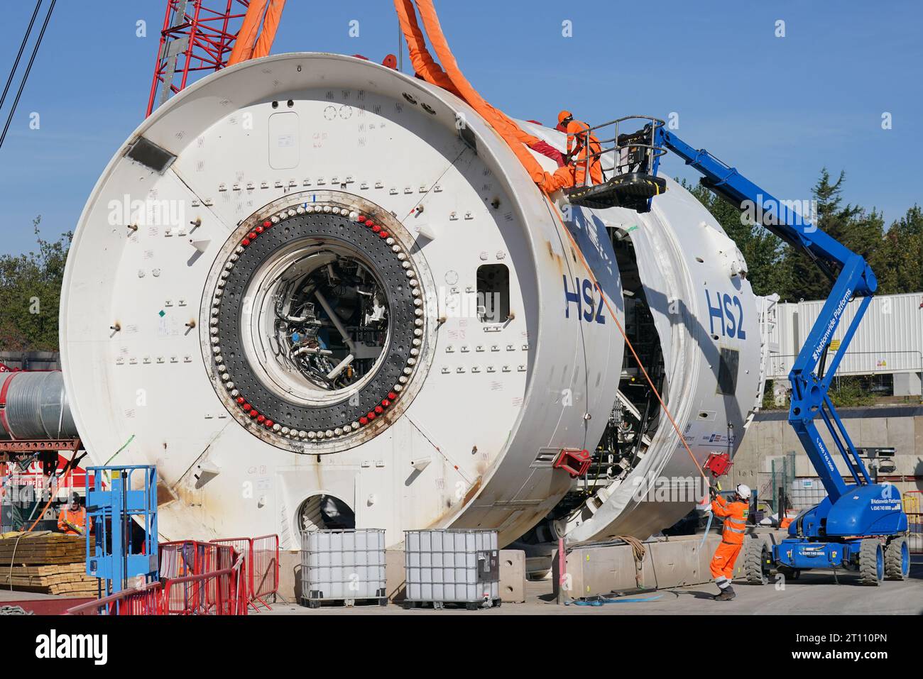 Work begins to lift the front shield from the 2,000-tonne tunnel boring ...