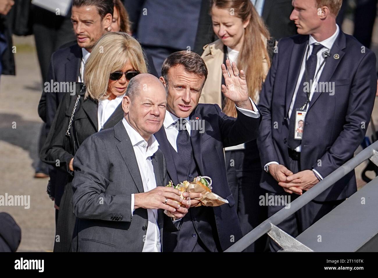 Hamburg, Germany. 10th Oct, 2023. French President Emmanuel Macron (r ...