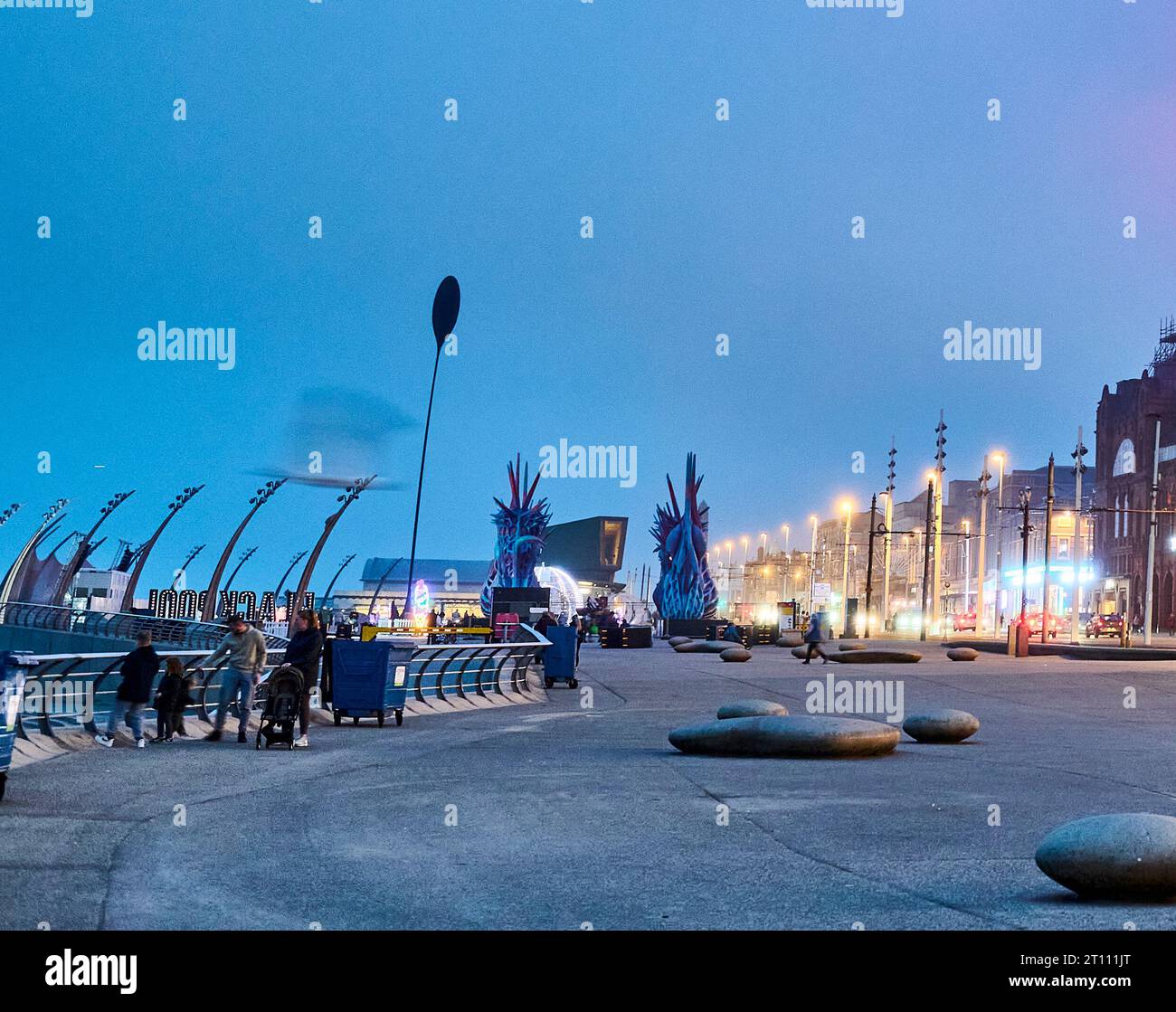 blackpool,UK. 9th October 2023. Strange cloud shaped disc and a linear ...