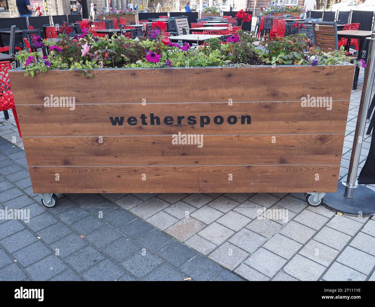 Wetherspoon logo hi-res stock photography and images - Alamy