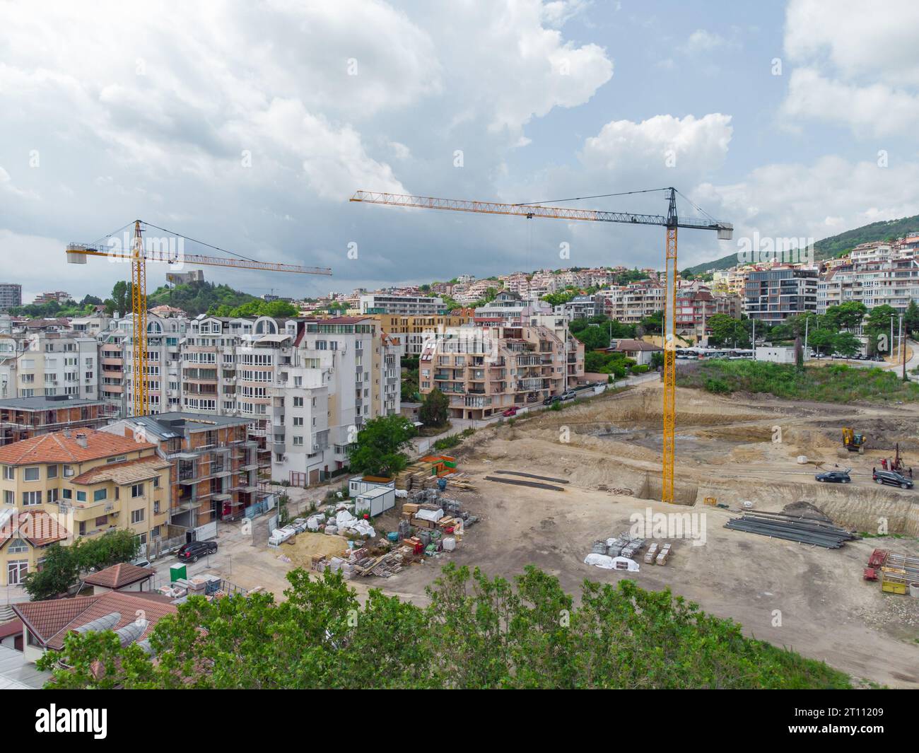 Aerial view construction site busy hi-res stock photography and images ...