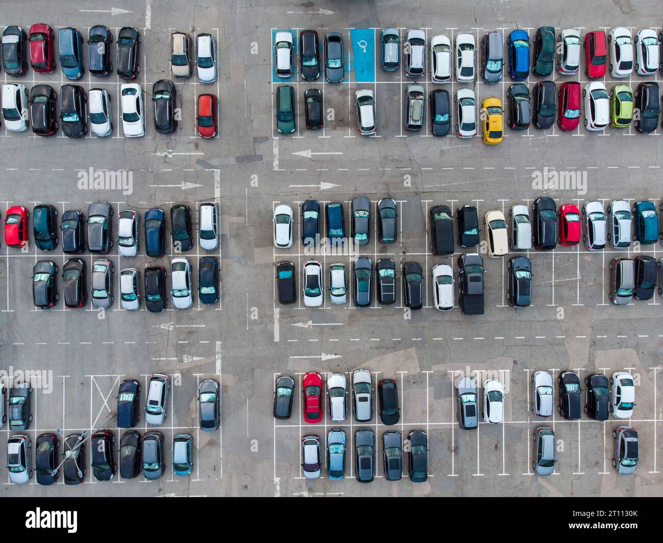 Aerial top view of automobile parking Stock Photo - Alamy