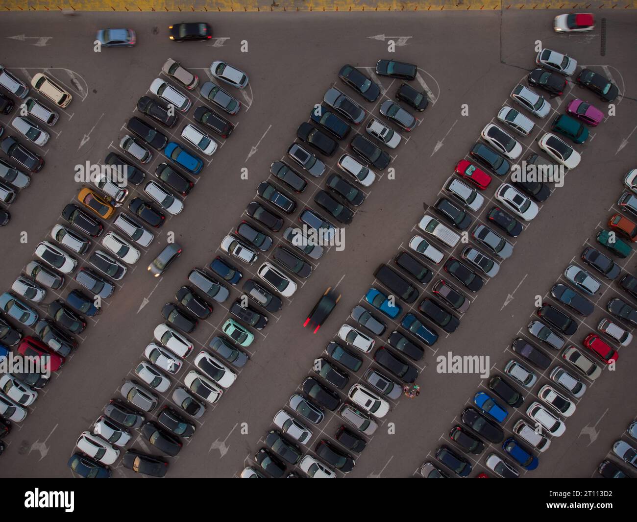 Aerial top down view of automobile parking Stock Photo - Alamy